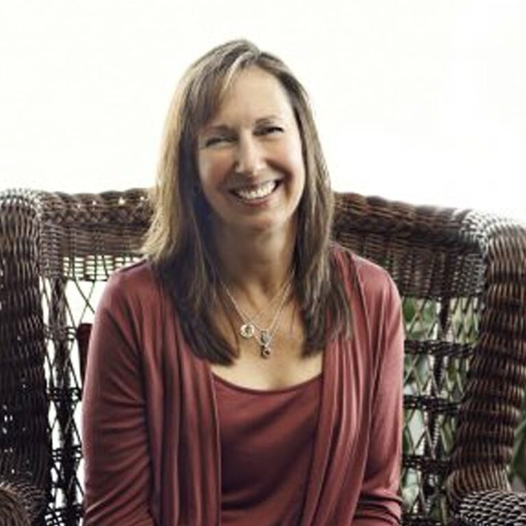 Laura Vanderberg - The Travel Yogi